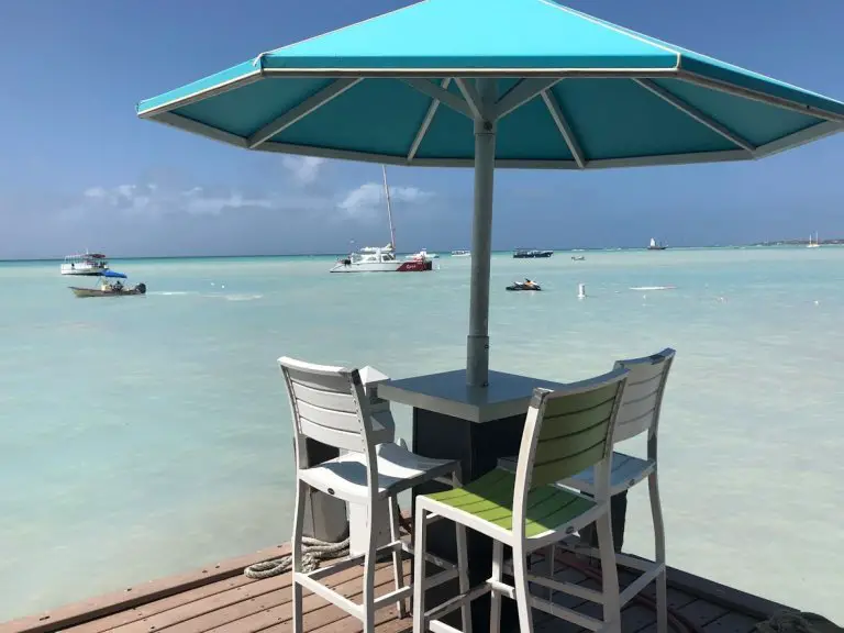 The Best Bars in Aruba: Where to Party - Little Blue Backpack