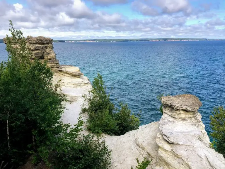 2 Days in Munising, Michigan: What to See & Eat - Little Blue Backpack