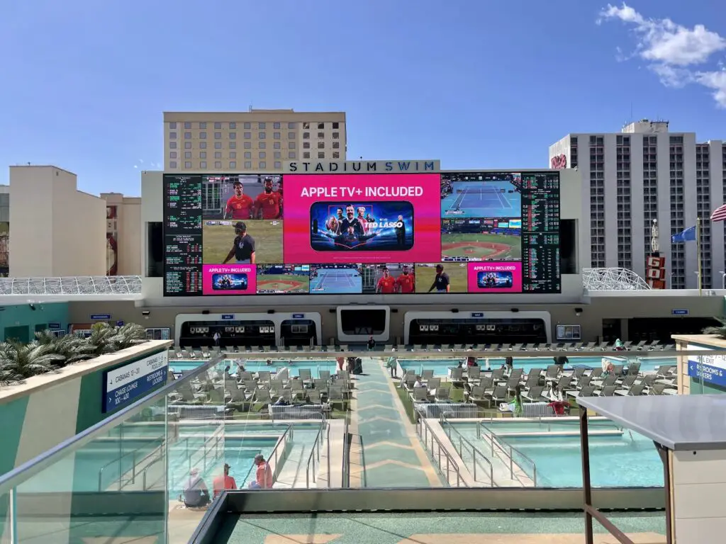 The Top Las Vegas Sportsbooks for the Game (2023) - Little Blue Backpack